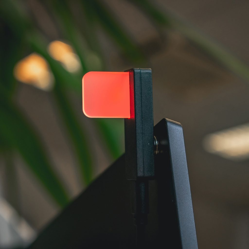 Luxafor Flag USB busy light – office availability indicator - Luxafor