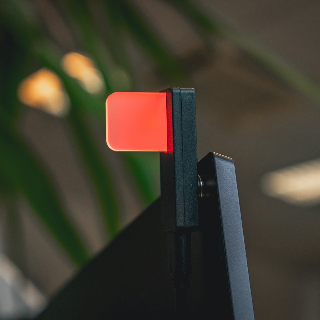 Luxafor Flag USB busy light – office availability indicator - Luxafor