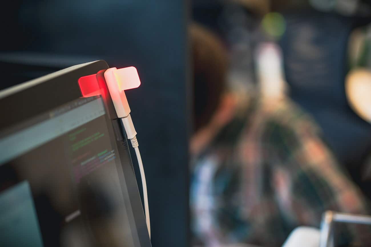 How to Use Technology to Improve Work Efficiency - Luxafor