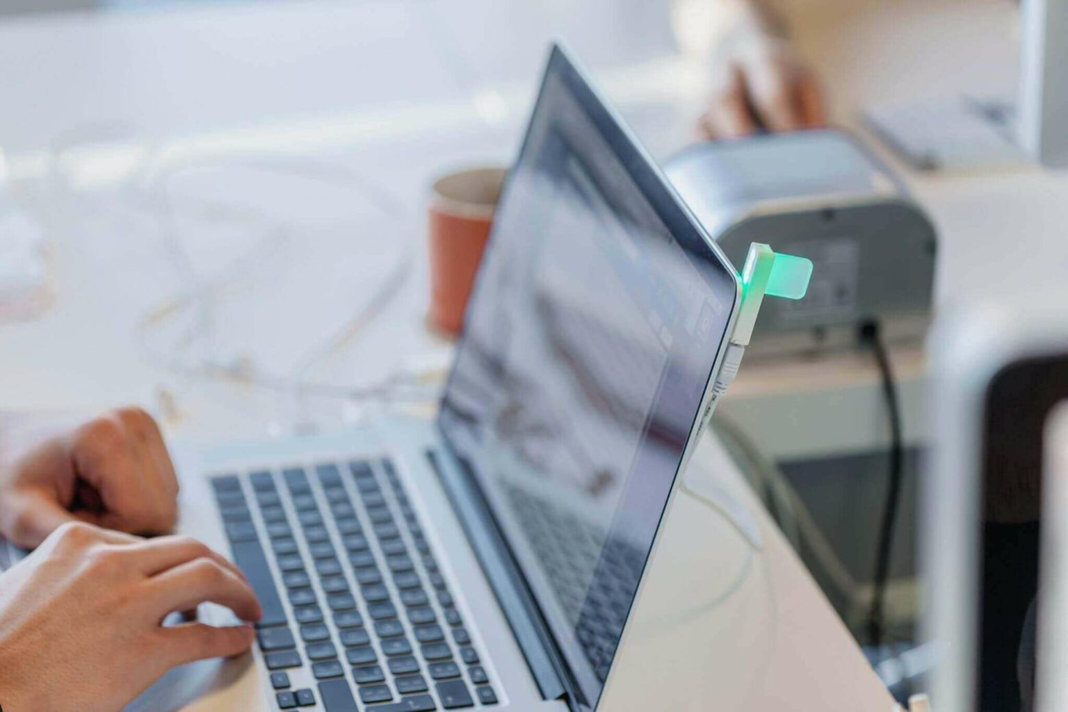 Luxafor Flag – LED Status Indicator for Focus