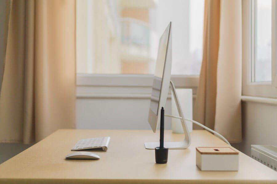 10 Ways To Organize Your Desk For Productivity - Luxafor