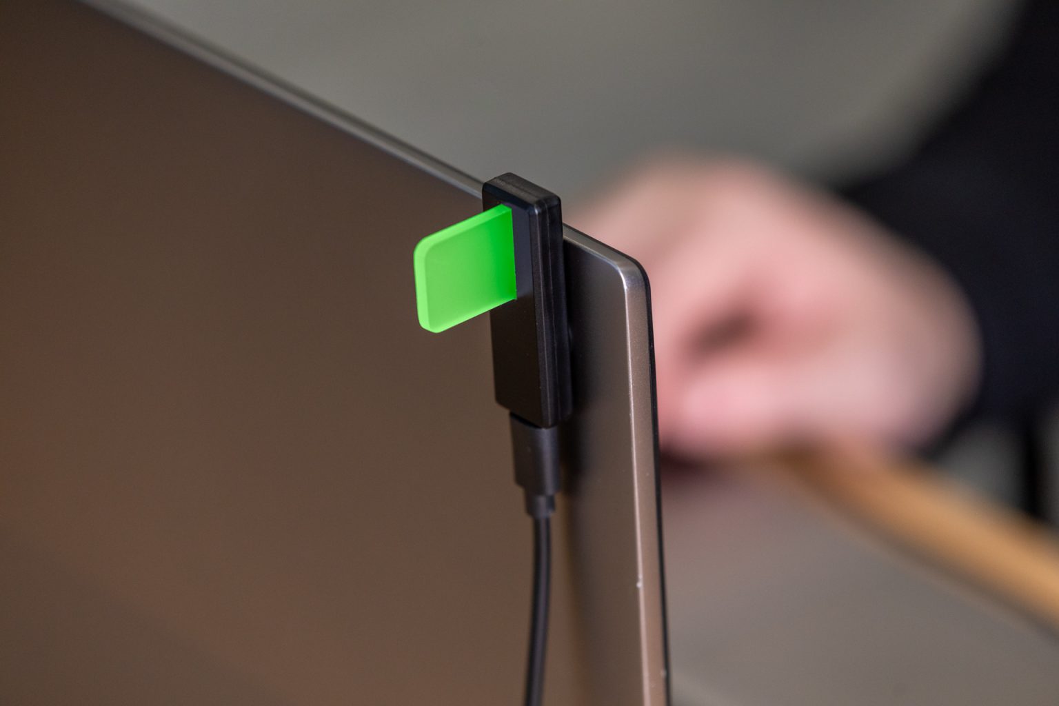 Luxafor Flag 2 – office busy light availability indicator - Luxafor